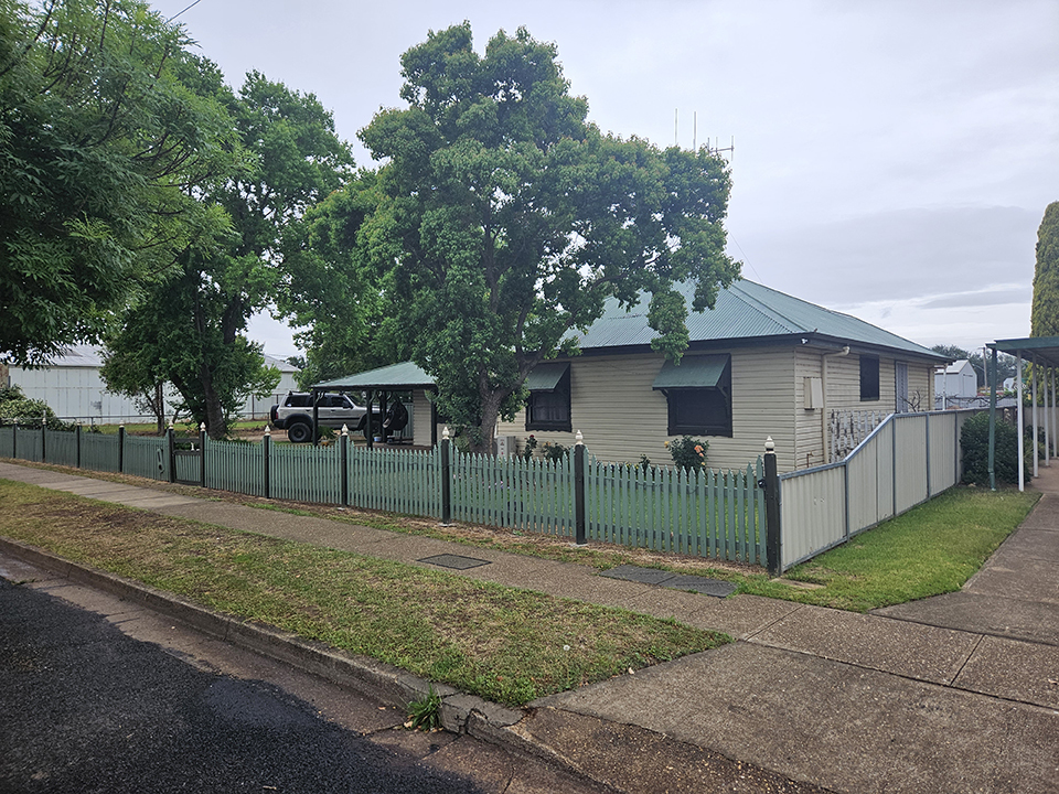 23 ROOM MOTEL FOR SALE + 2 COUNTRY HOUSES AND LARGE BLOCK OF LAND ...