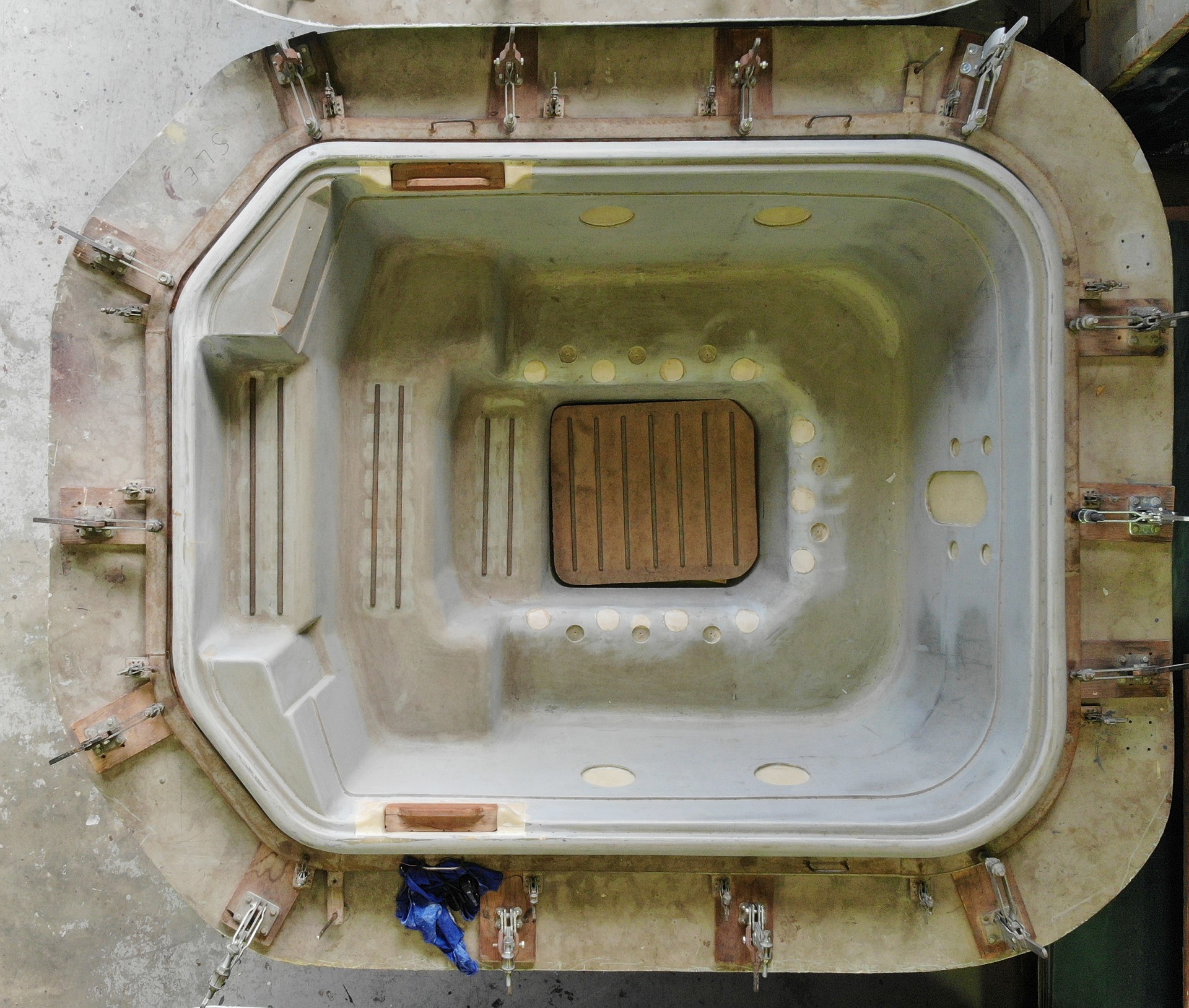 Manufacturing of Vac Formed SPA Shells in Burleigh Heads QLD, 4220 ...