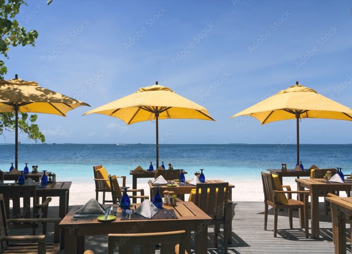 Seaside Paradise Awaits! Retro Diner for Sale in Beach Holm QLD, 4818 ...