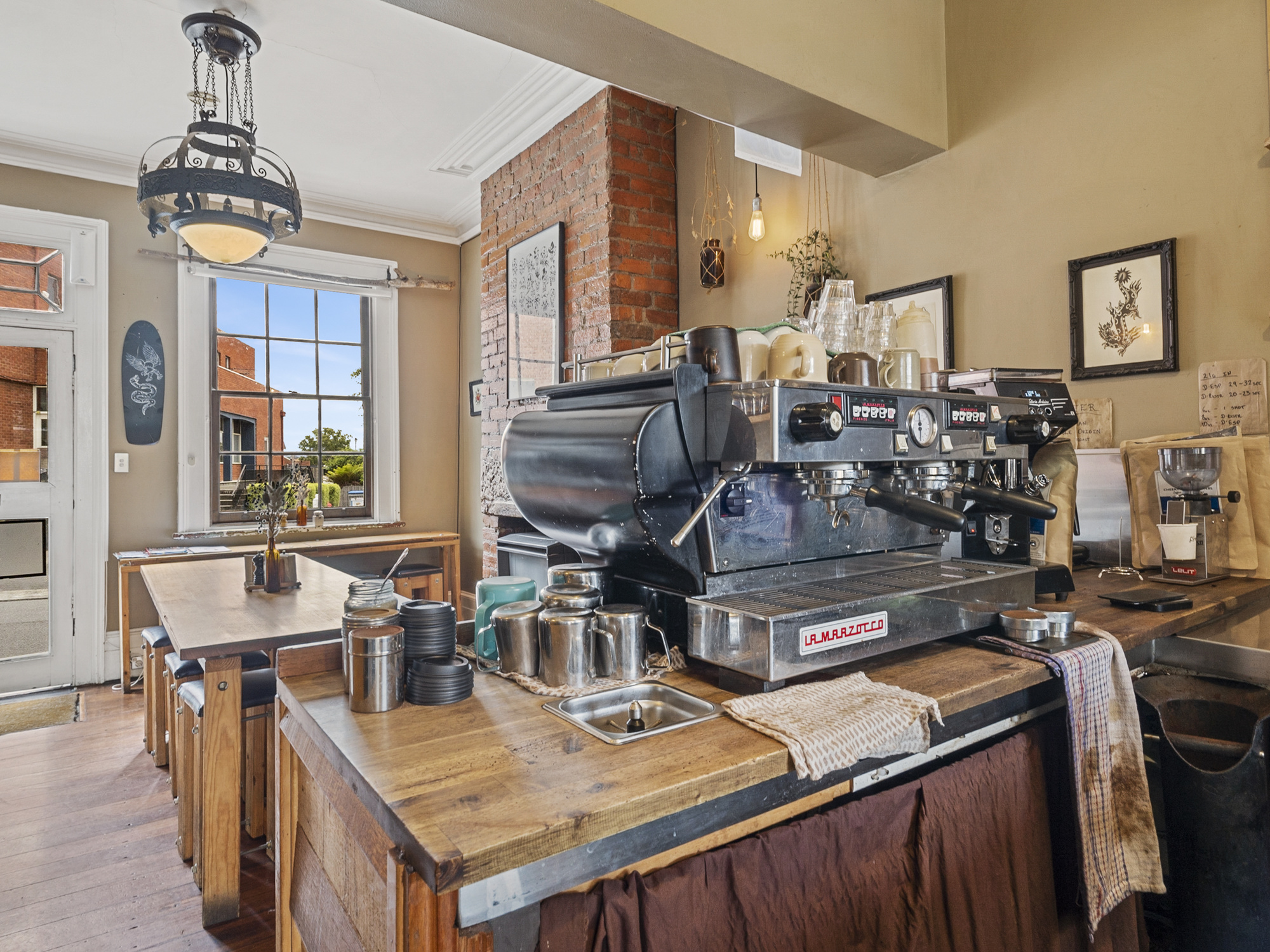 Busy Battery Point Cafe / +$10,000 per week / Prime Location in Battery ...